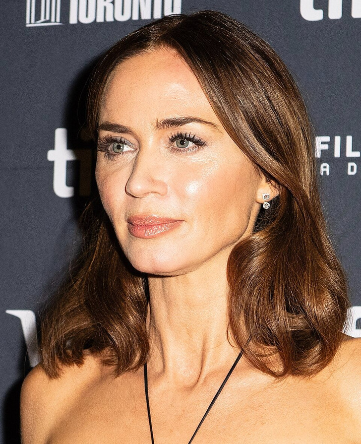 “Really Scary!” Emily Blunt Reacts to Chaos Caused by Actress AI / Now ...